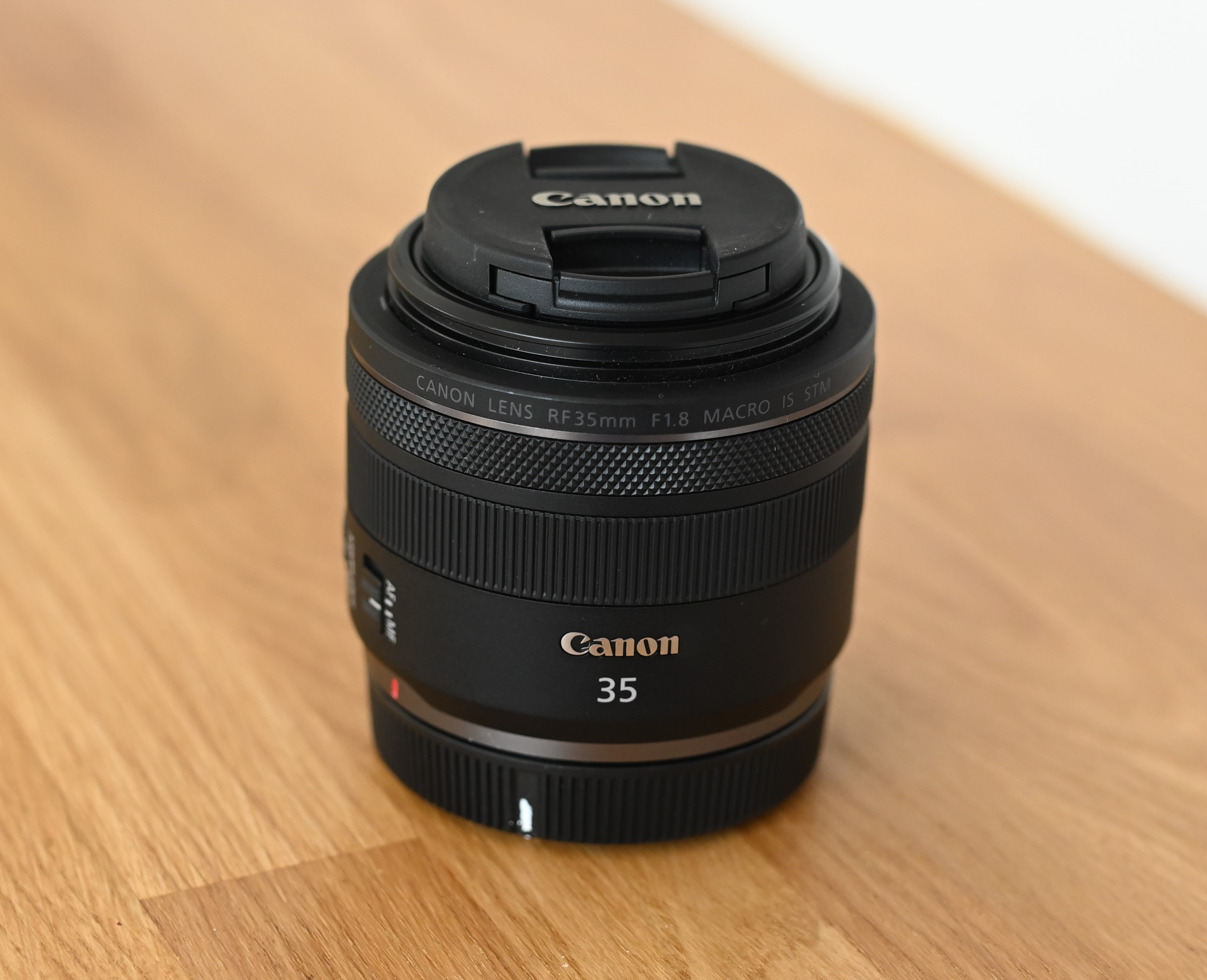 Objectif Canon 35mm f 2.8 - Studio des Arts Numériques